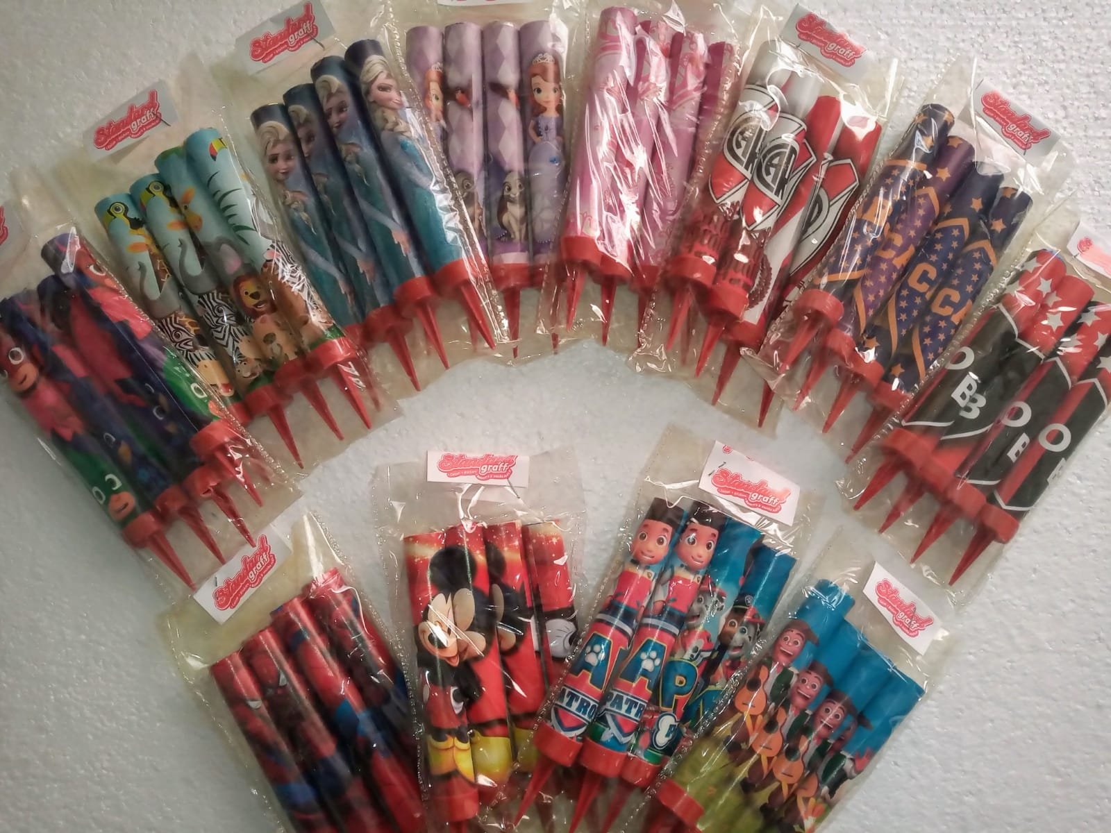 Bengalas personajes x4 | STANDARDGRAFF DISTRIBUIDORA | Tienda virtual